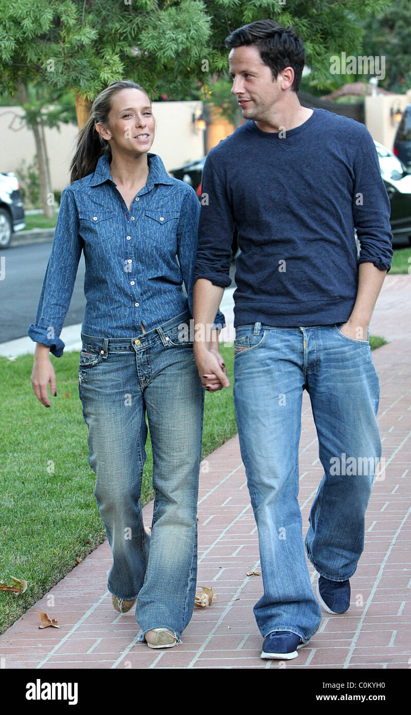 Ross mccall and jennifer love hewitt hi-res stock photography and ...