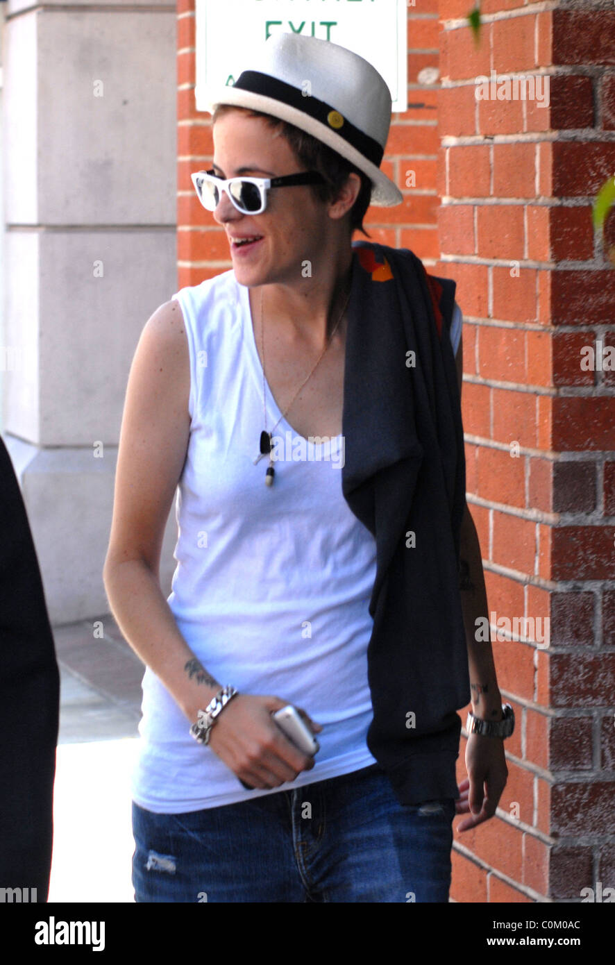 Samantha Ronson spends the day shopping and eating in Beverly Hills ...