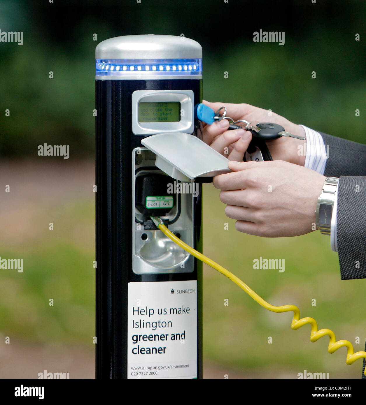 SMART THINKING, OFFICER! Police in London are doing their bit for ...