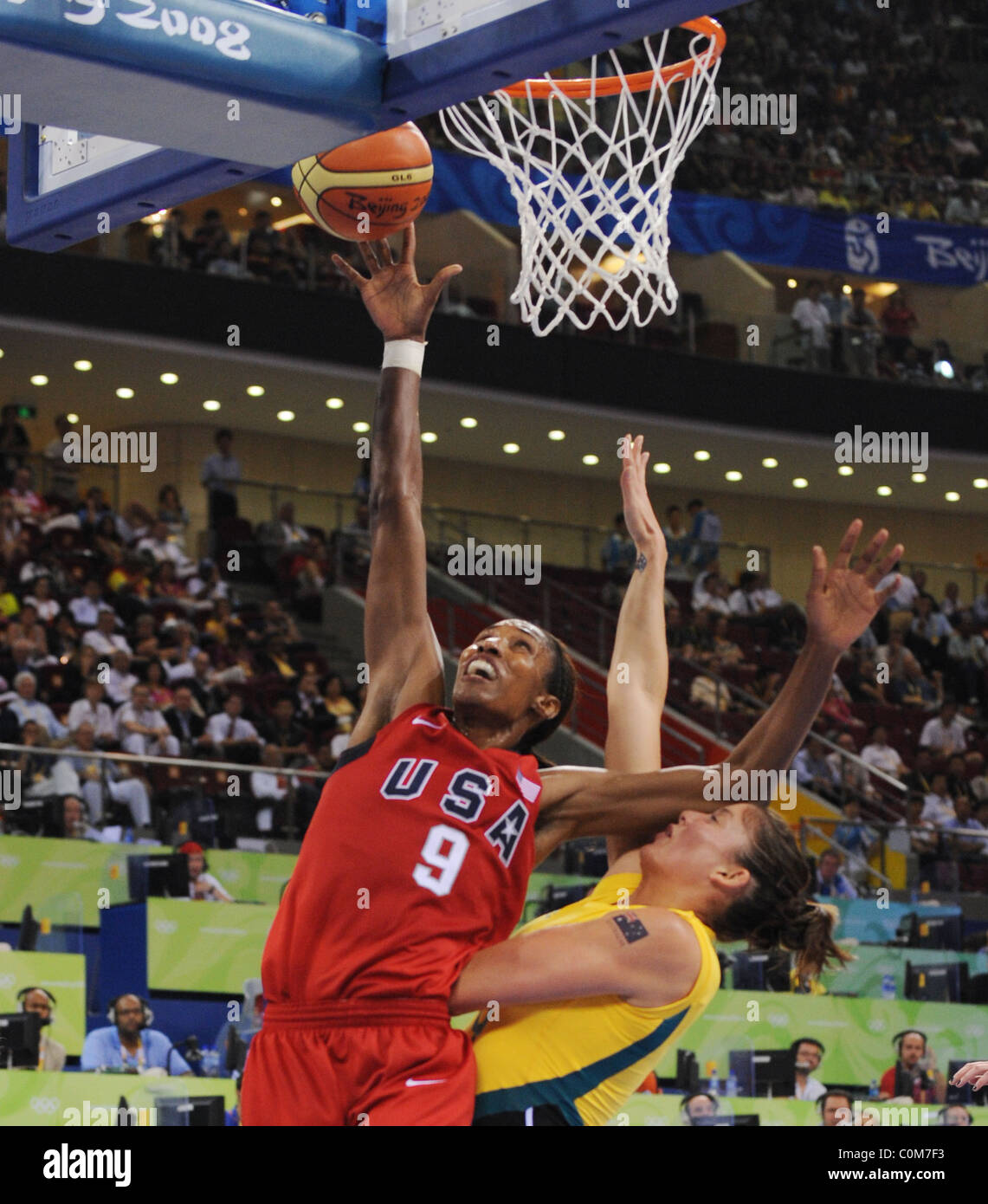 Players during the game Of the 2008 Olympic women's basketball final in ...