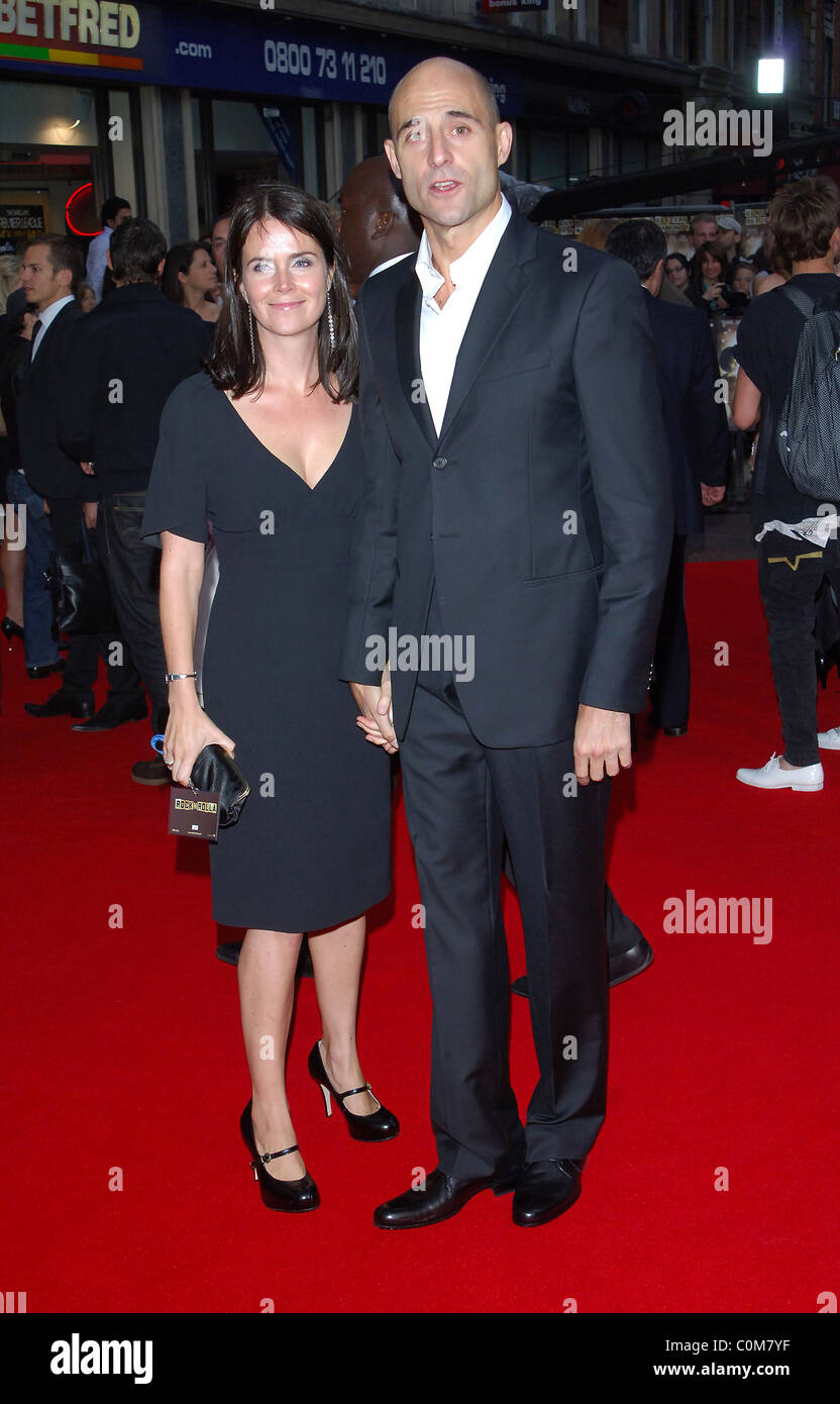 Mark strong rocknrolla hi-res stock photography and images - Alamy