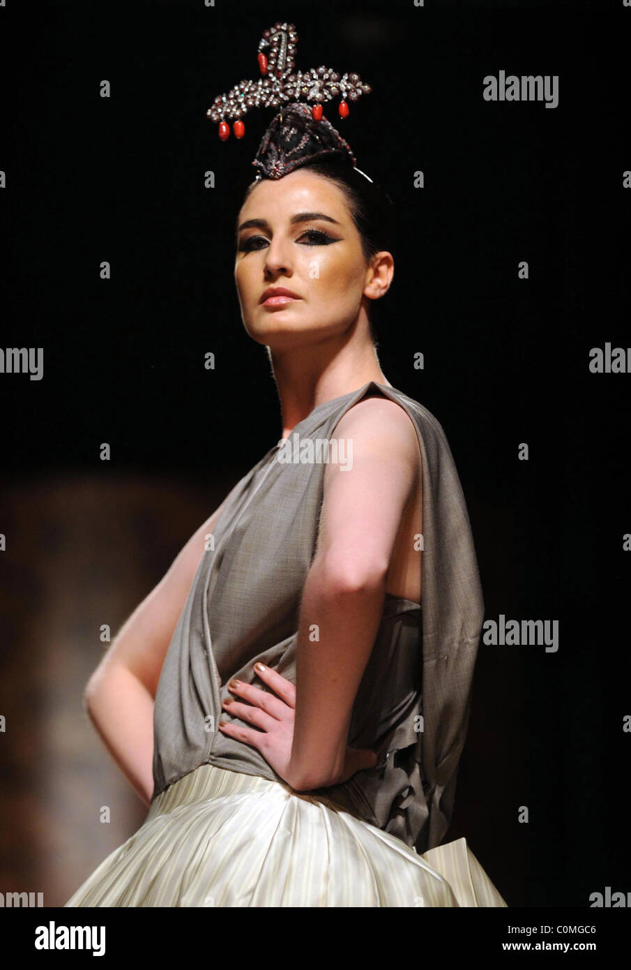 Model London Fashion Week - Spring/Summer 2009 - Qasimi - Catwalk Held ...