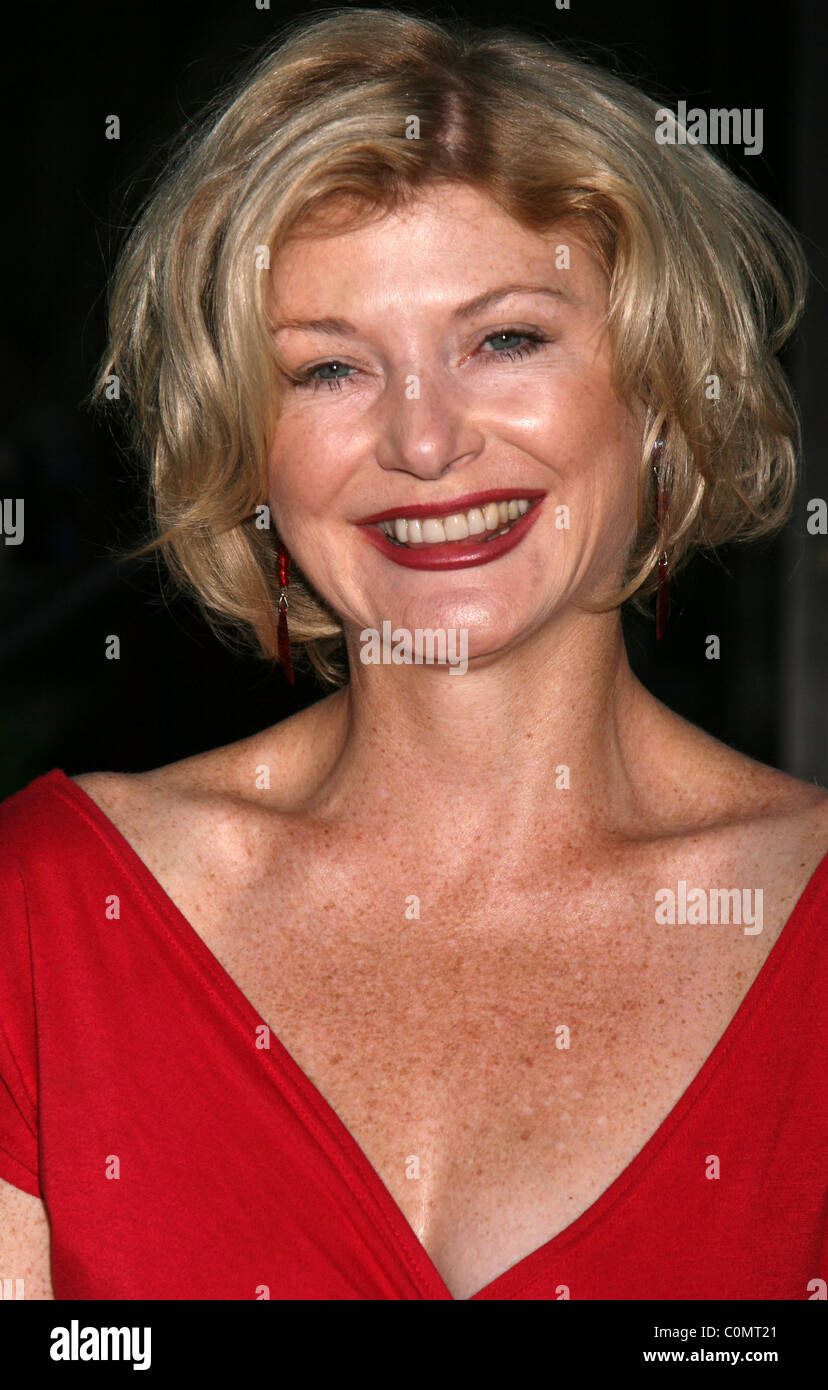 Beth broderick hi-res stock photography and images - Alamy