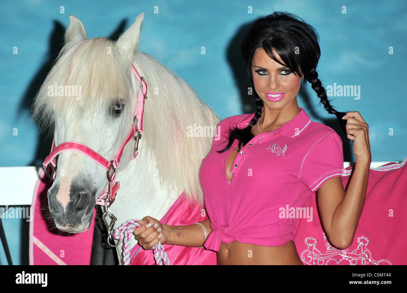 Katie Price launches KP Equestrian, her new line of clothing for horses ...