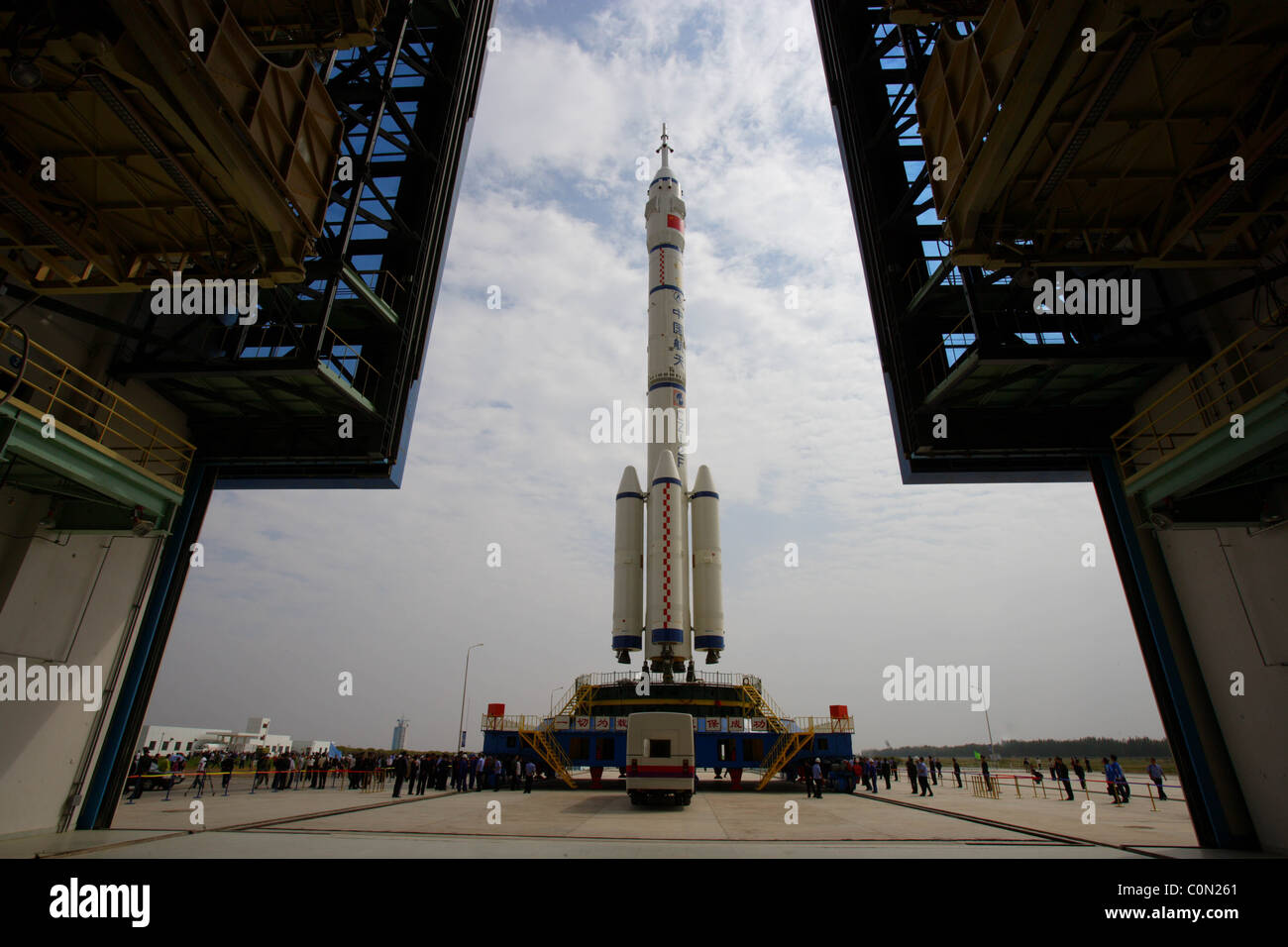 CHINA PREPARES FOR HISTORIC SPACE MISSION It could be an extravagant ...