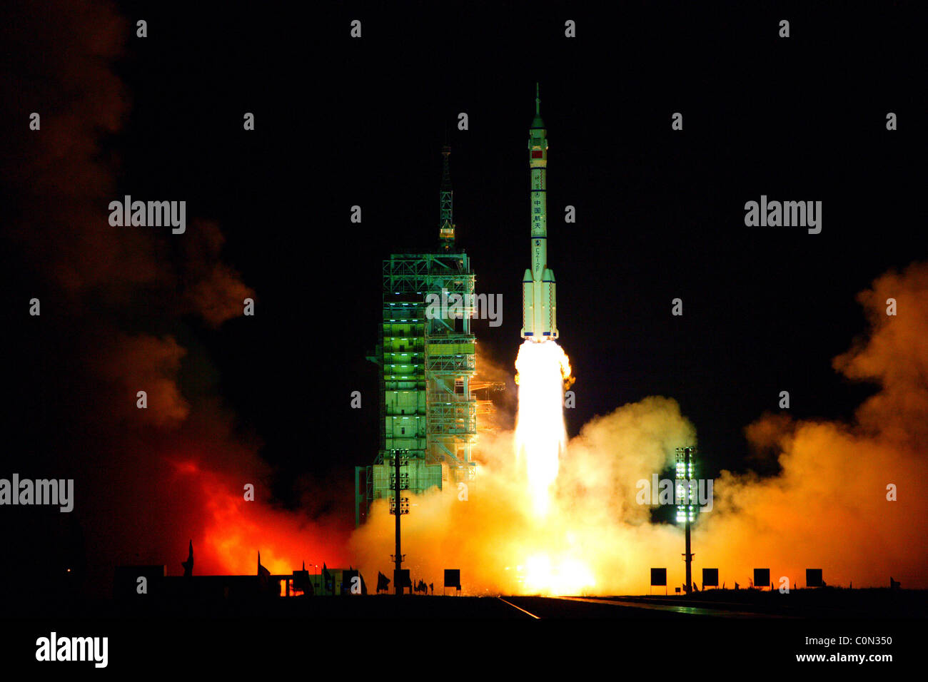 Long march rocket hi-res stock photography and images - Alamy