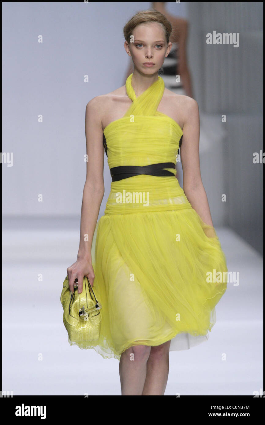 Model Paris Fashion Week - Spring/Summer 2009 - Celine - Catwalk Paris ...