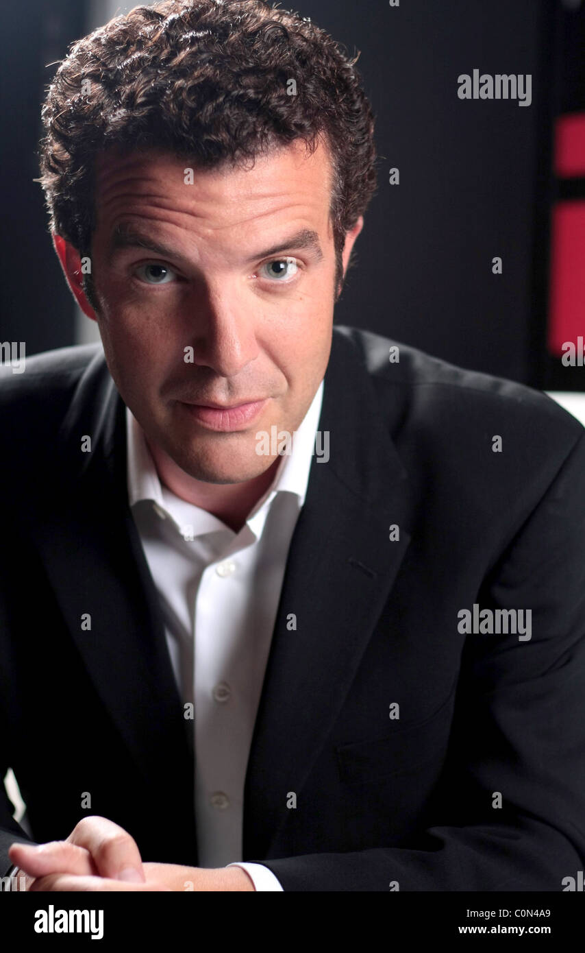 Comedy tv series hi-res stock photography and images - Alamy