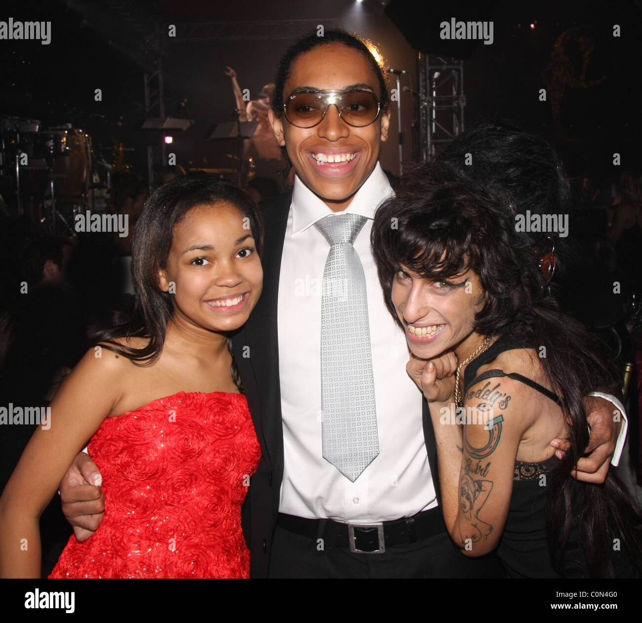 Amy winehouse and dionne bromfield hi-res stock photography and images ...