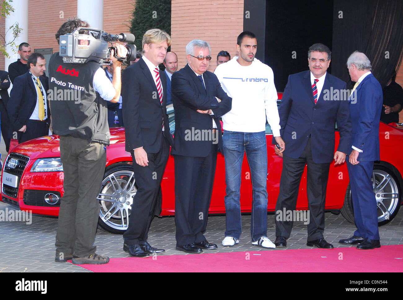 The Real Madrid football squad play golf after receiving keys for their ...