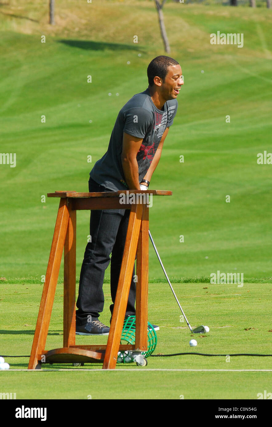 Robinho The Real Madrid football squad play golf after receiving keys ...