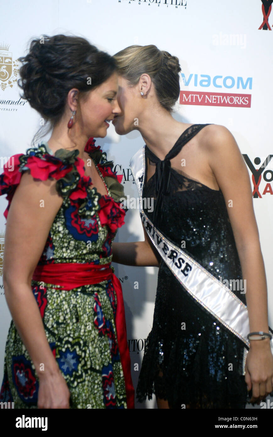Kate Roberts and Miss Universe arrive at The 2008 YouthAIDS Gala held ...