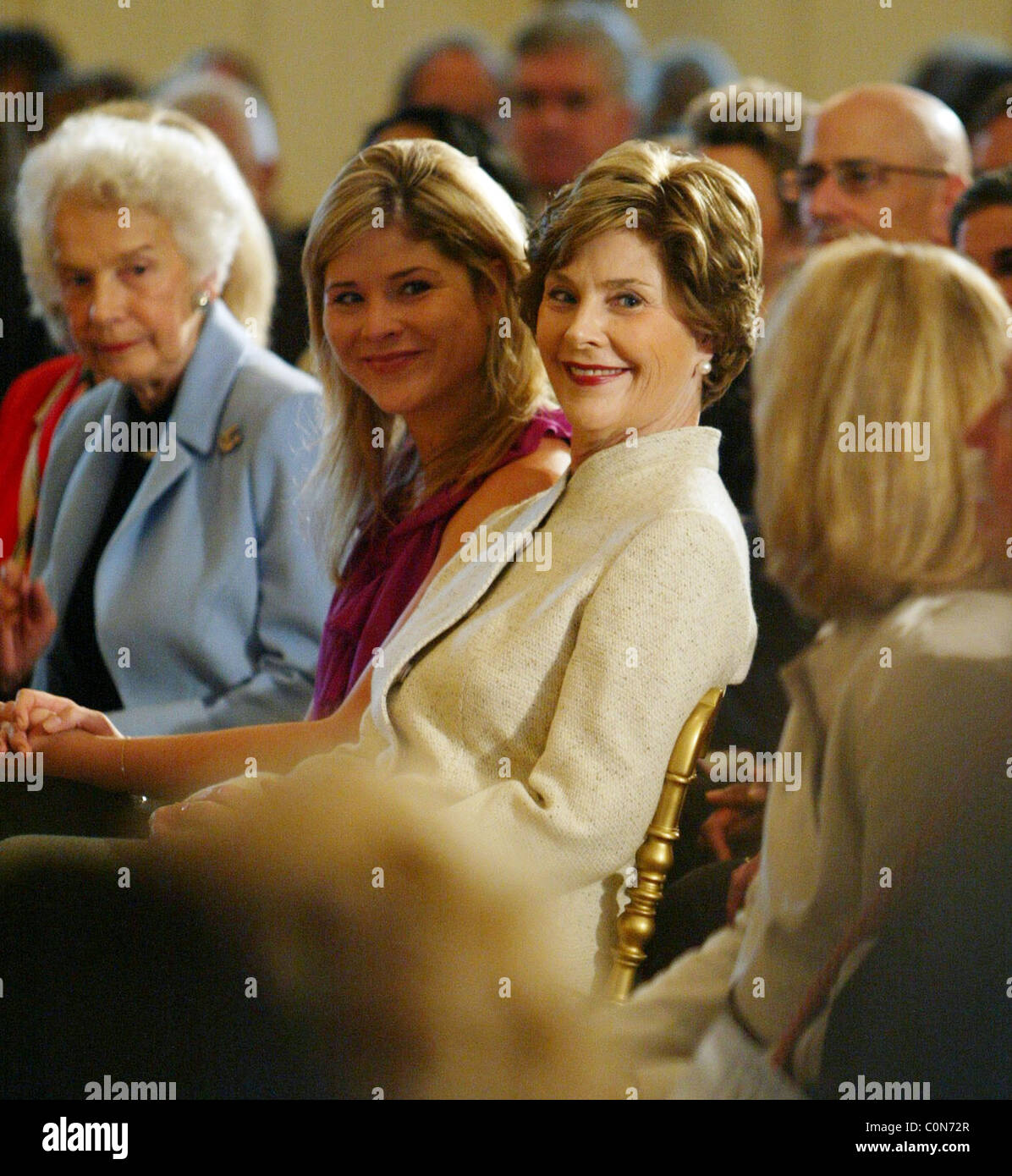 Laura jenna bush book hi-res stock photography and images - Alamy