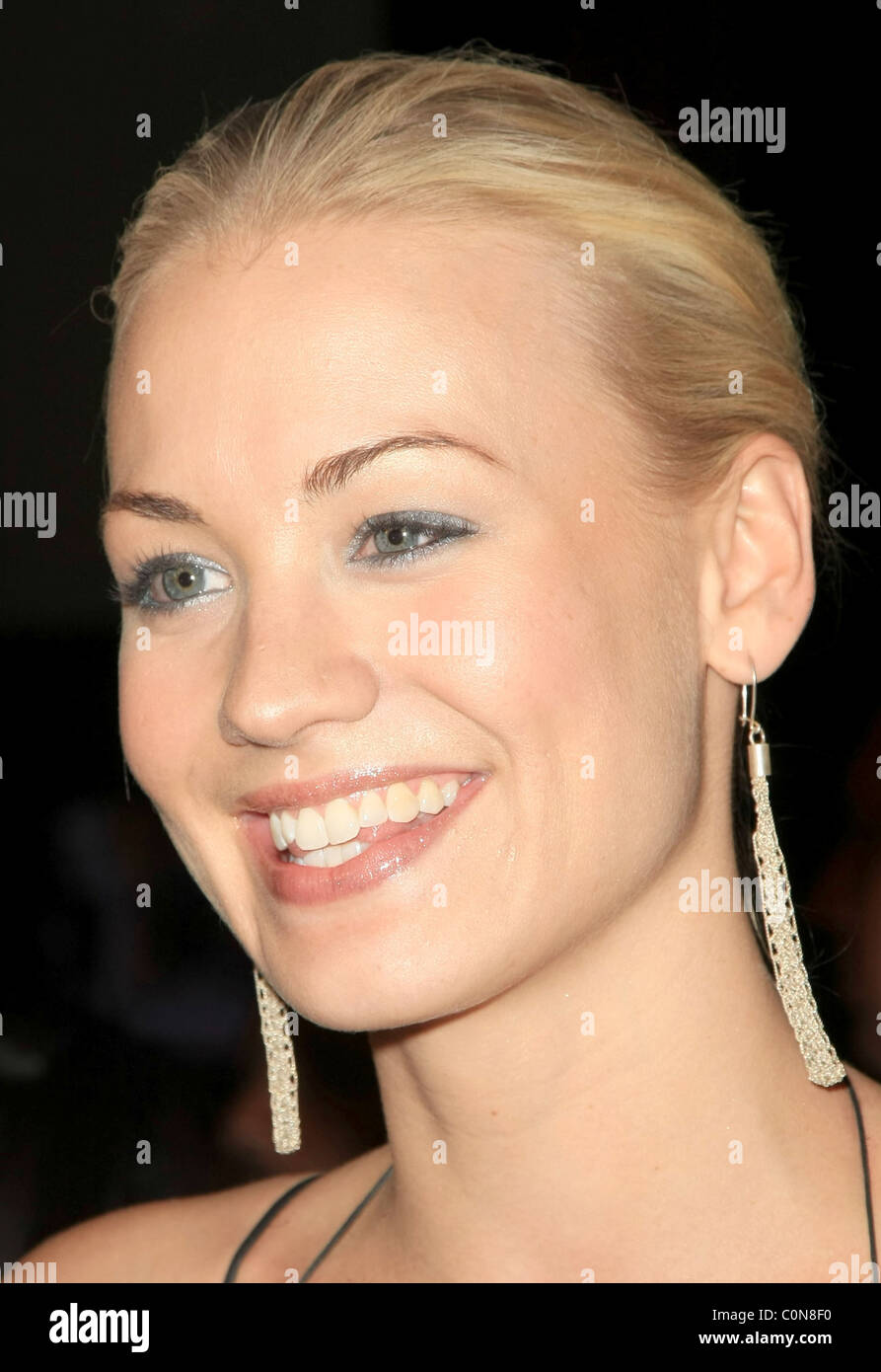 Yvonne Strahovski Pure nightclub invited the cast of "Chuck" to ...