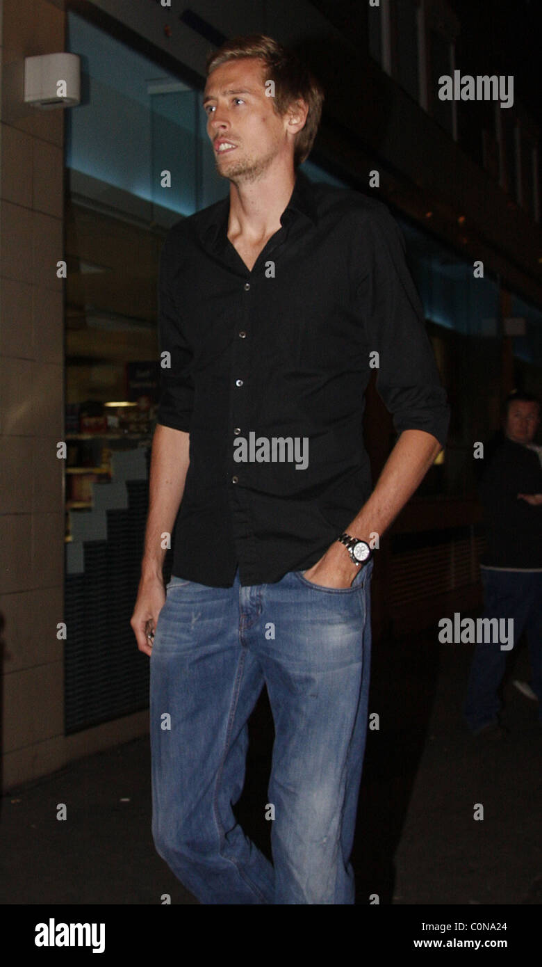 Peter Crouch outside Maya nightclub in Soho London, England - 05.10.08 ...