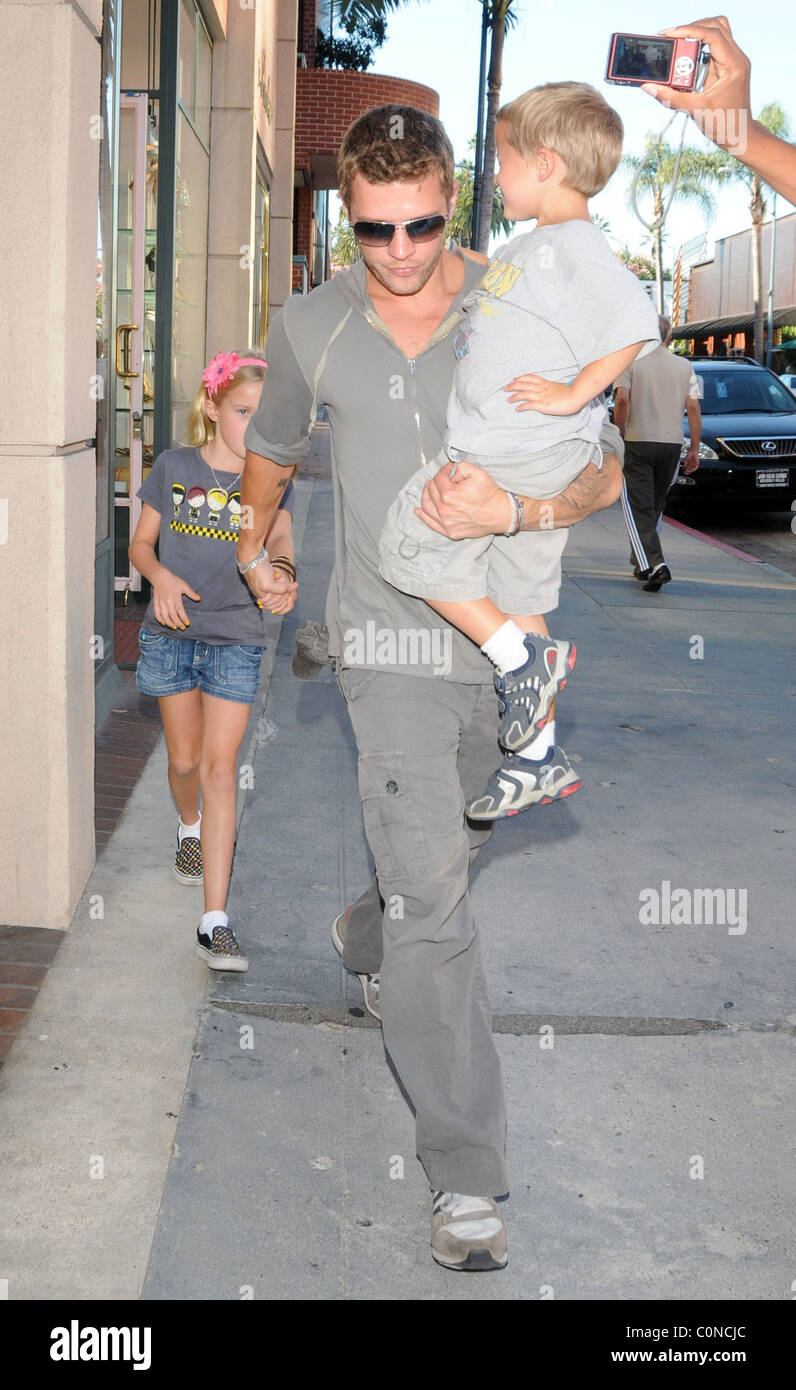 Ryan Phillippe Children