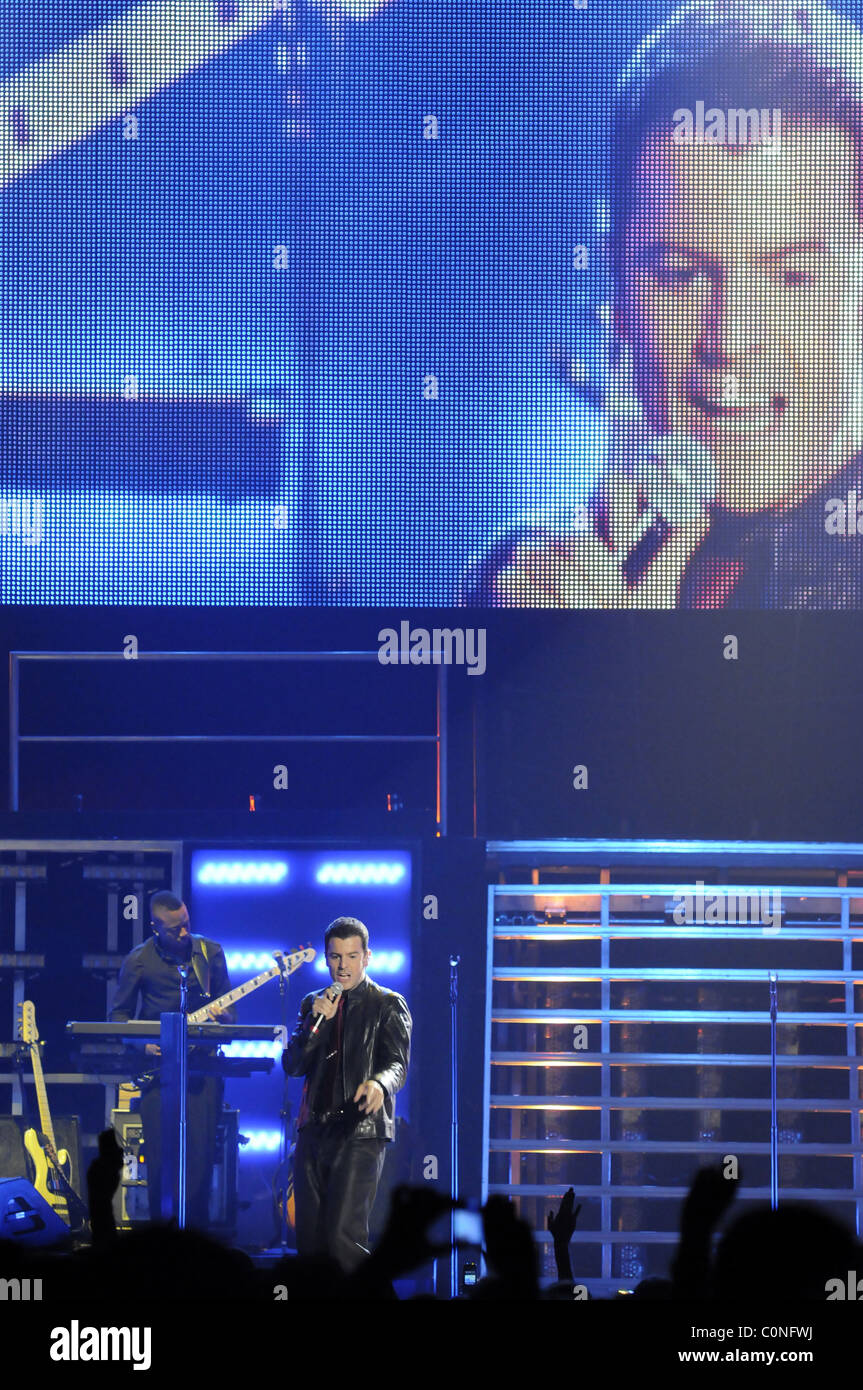 Jordan Knight of New Kids On The Block performing live at the Staples ...