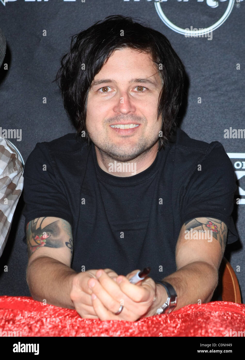 Scott Schoenbeck Hard Rock Cafe Las Vegas hosts Ambassadors Of Rock VIP ...