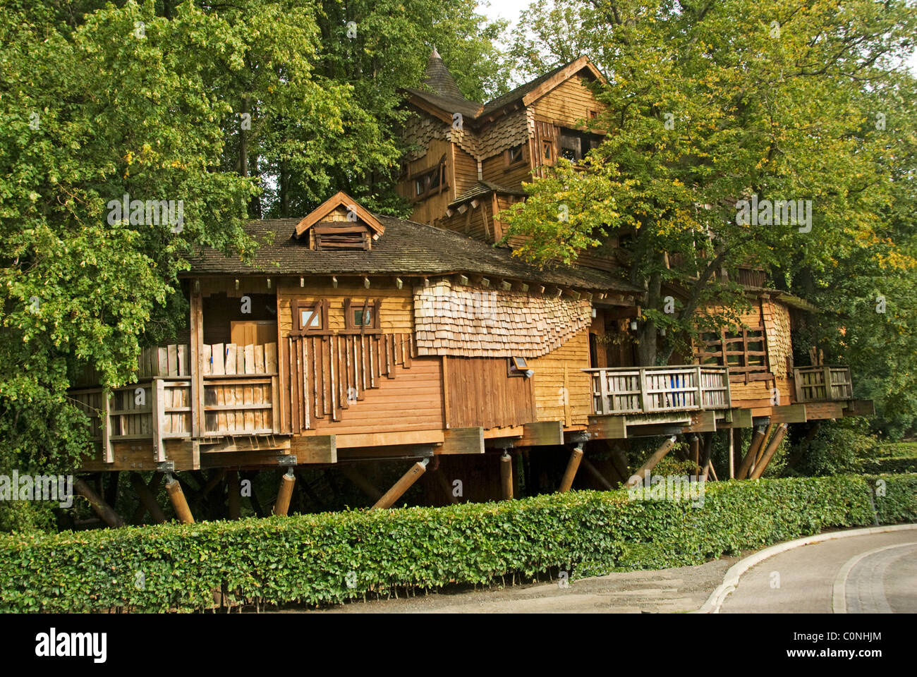 NORTHUMBRIA; ALNWICK GARDEN; THE TREE HOUSE Stock Photo - Alamy