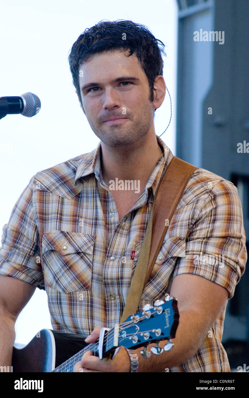 18th annual chicago country music festival hi-res stock photography and ...