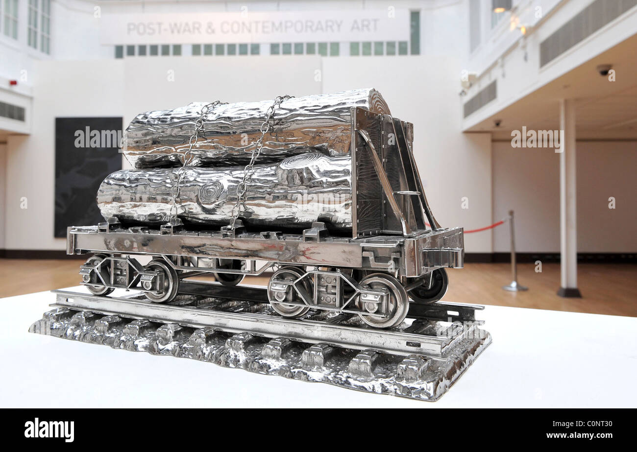 Jeff Koons - Jim Beam Log Car: est. ú700.000-900.000 Christie's Post ...