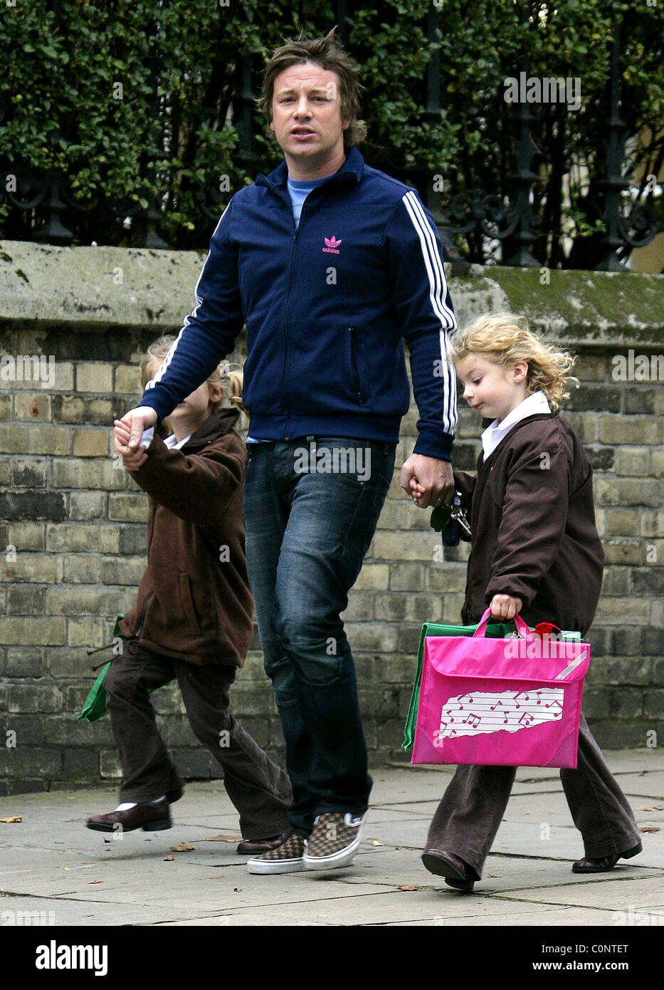 Jamie oliver school children hi-res stock photography and images - Alamy