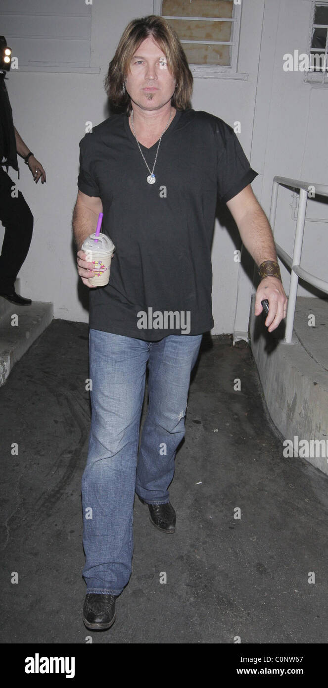 Billy Ray Cyrus takes daughter Miley Cyrus to Millions of Milkshakes to ...