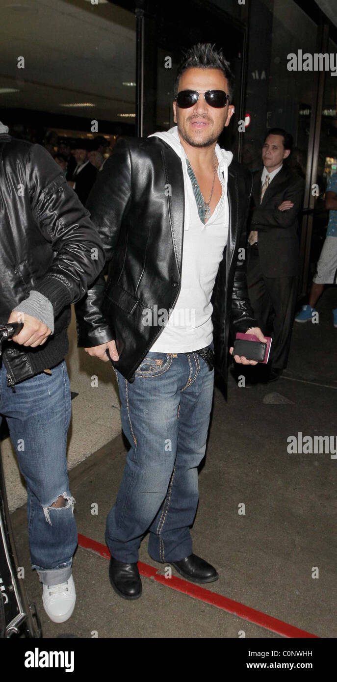 Peter Andre arriving at LAX via a Virgin Atlantic flight from London ...