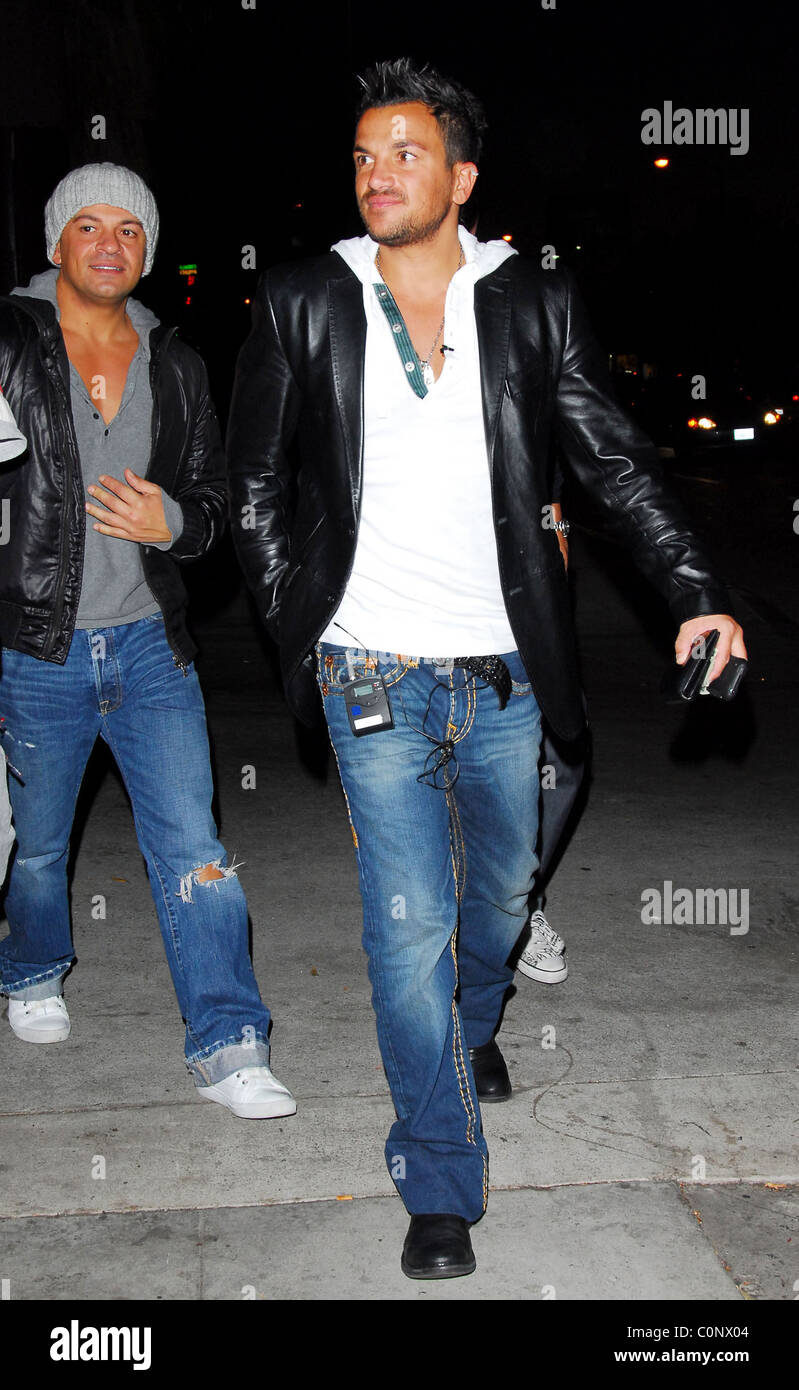 Peter Andre and his Brother seen stopping by Starbucks for a coffee ...