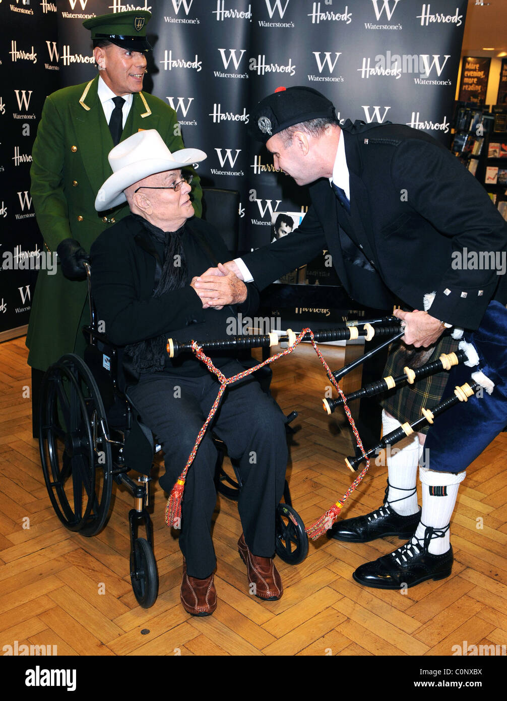 Tony Curtis signs copies of his autobiography 'American Prince' at ...