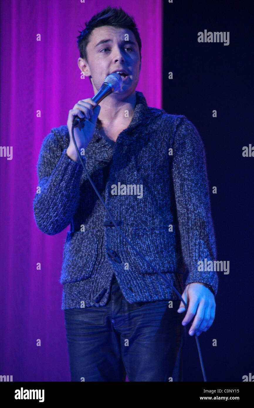 Leon Jackson Girl Guiding UK's 6th Annual BIG GIG Birmingham, England ...