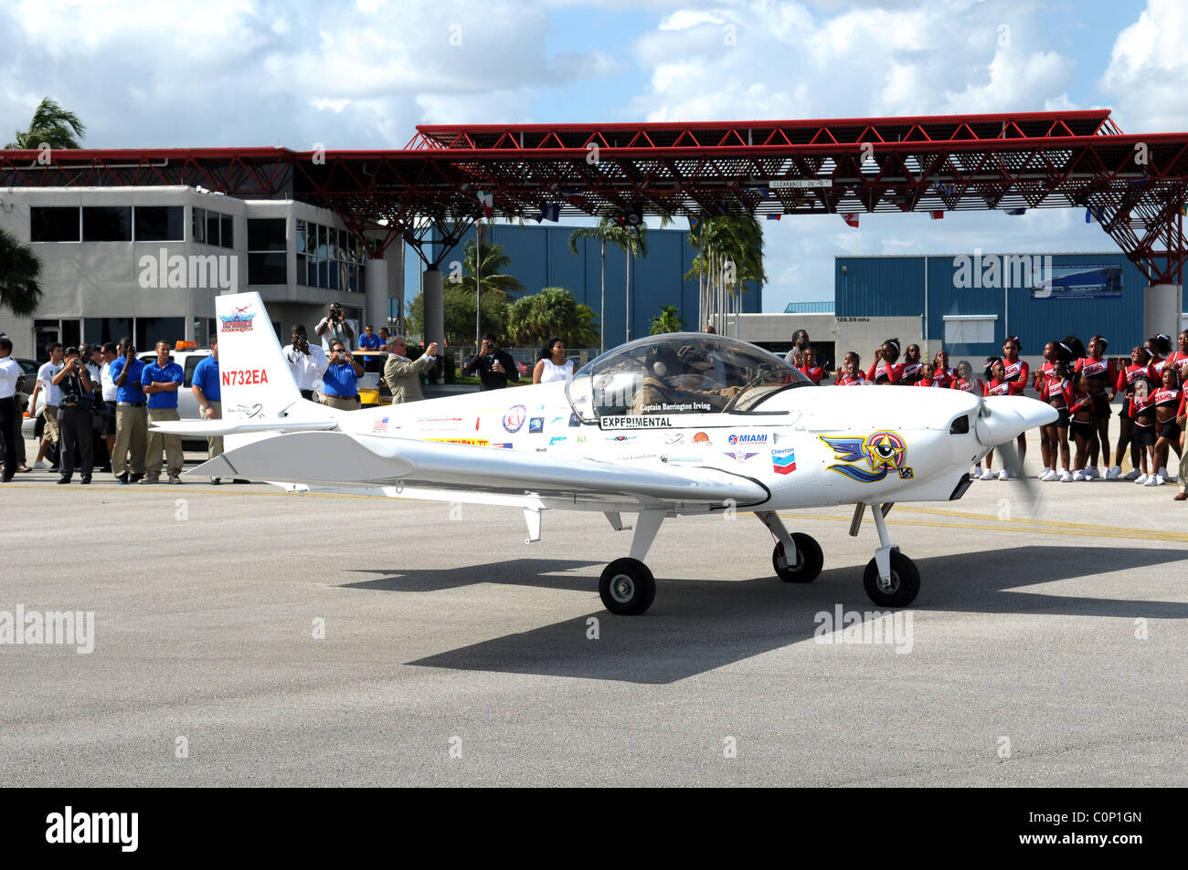 Barrington Irving makes history with the experimental airplane ...