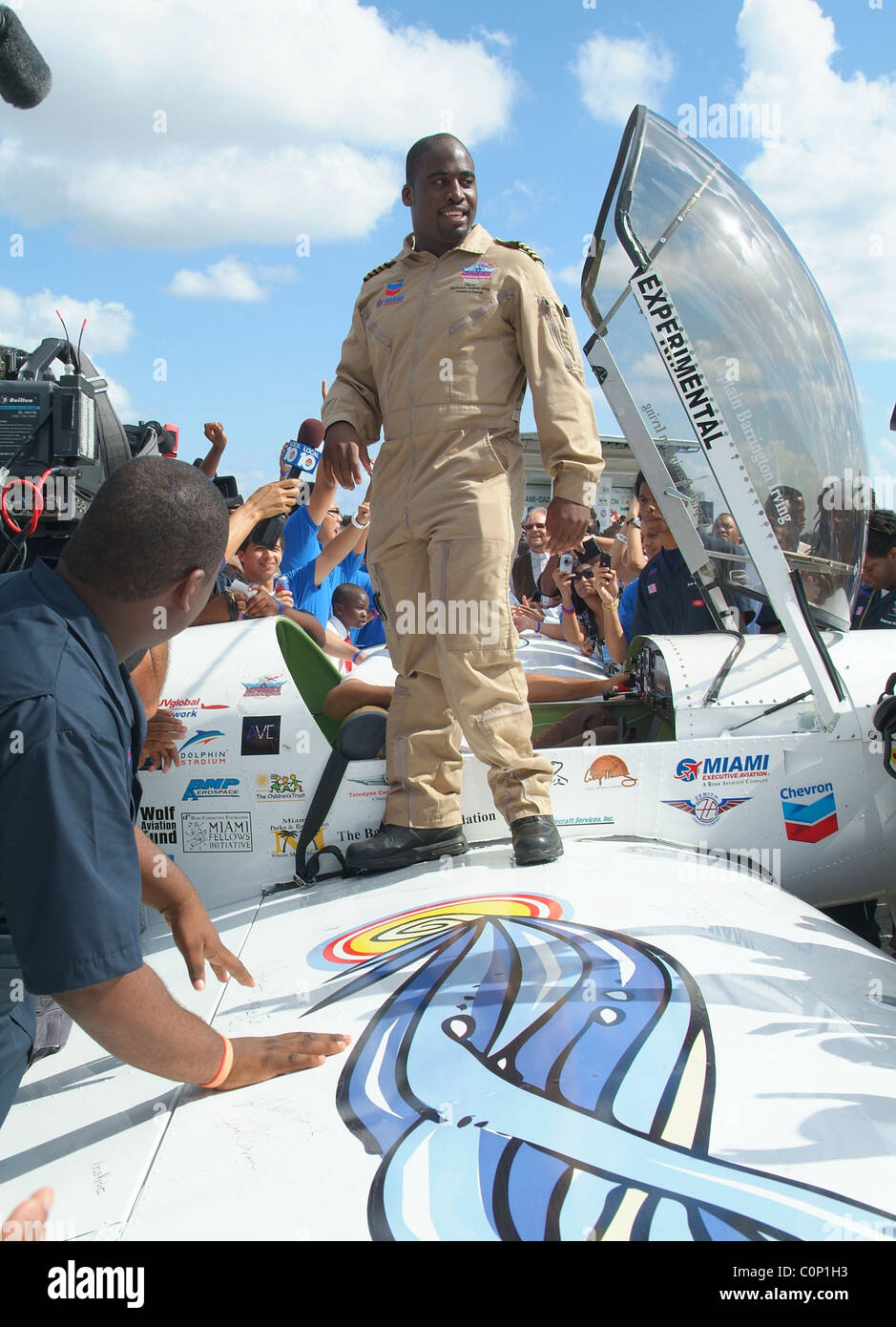Barrington Irving makes history with the experimental airplane ...