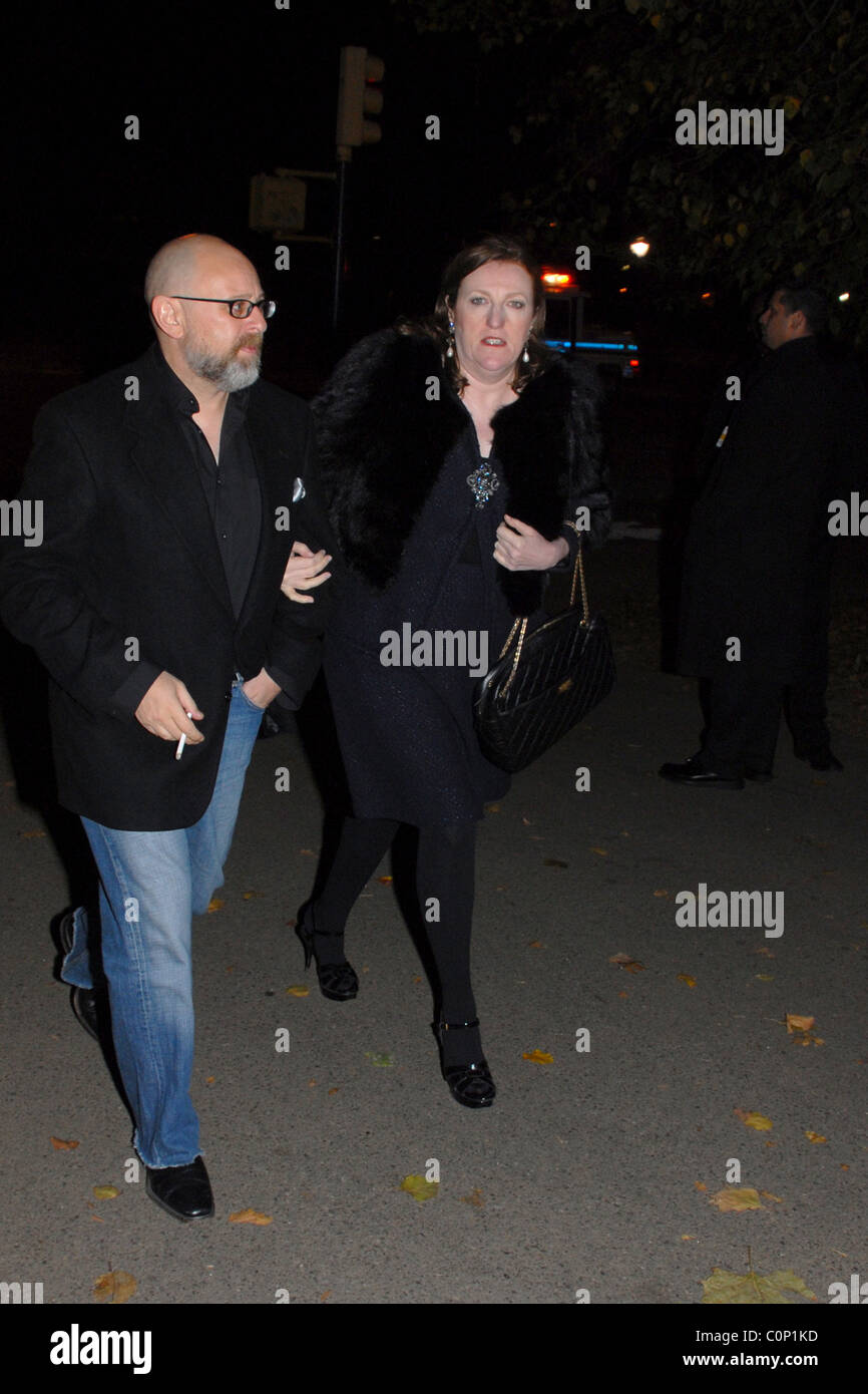 Glenda Bailey (r) and guest Mobile Art Chanel Contemporary Art ...