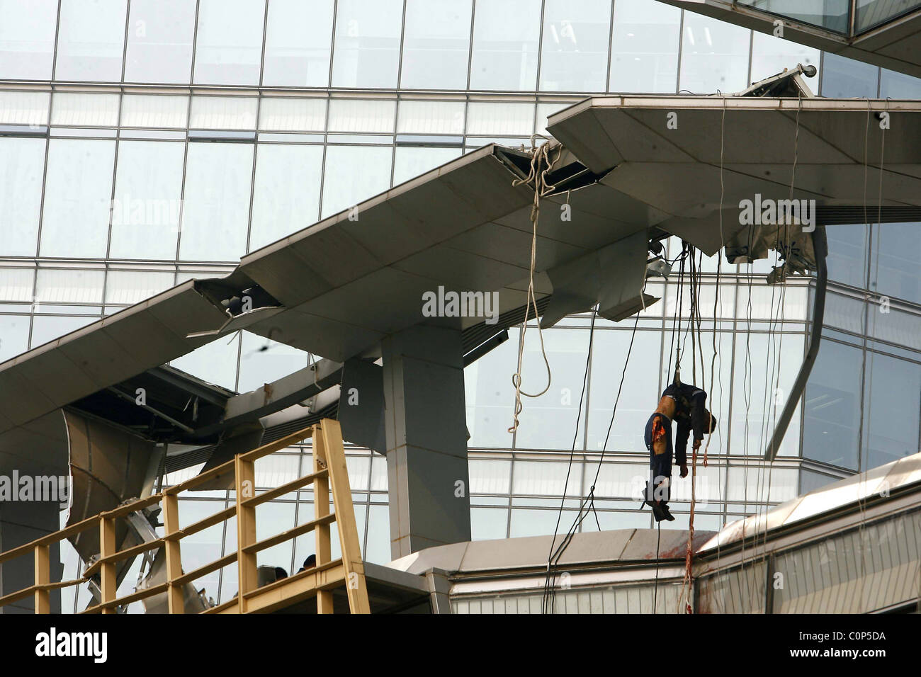 SPIDER-MEN WORKERS KILLED BY ROPES Three high-rise workers were killed ...