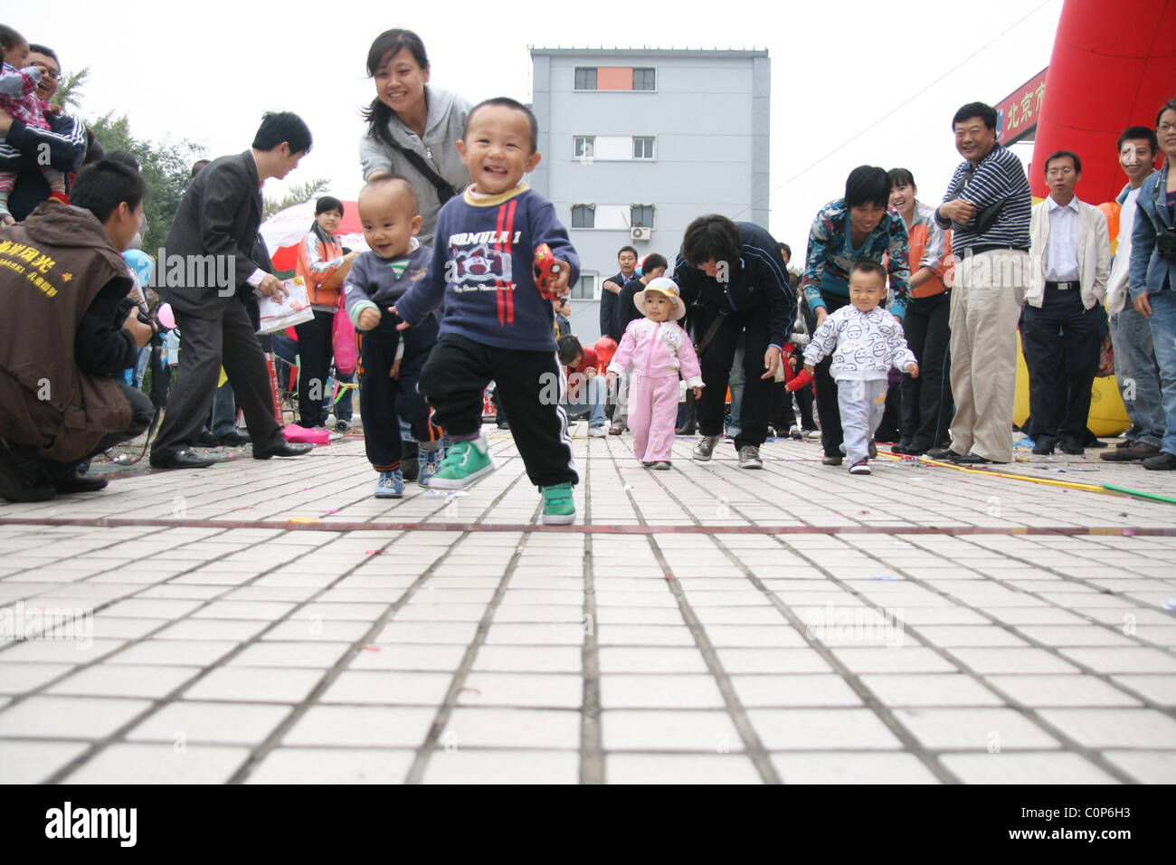 TRY BABY... It's the craziest sport ever - baby racing! Wacky parents ...