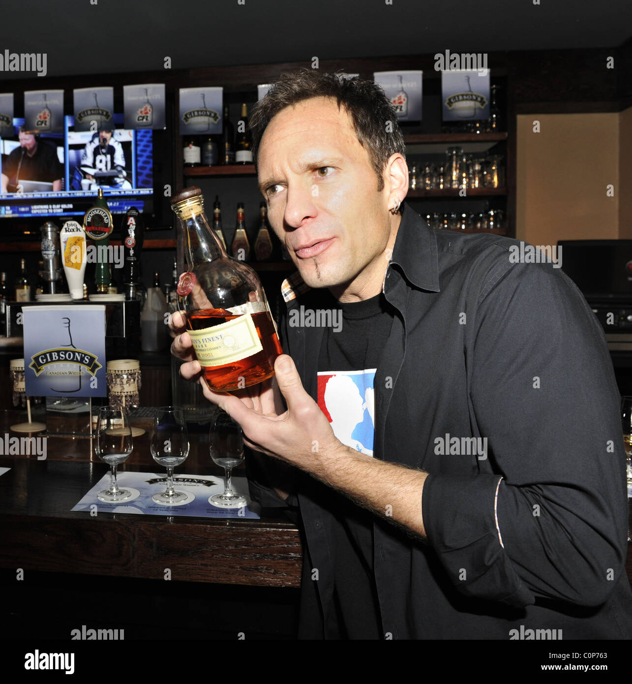 Kevin Brauch Gibson's Iron Bar Competition at Harbord House Toronto ...