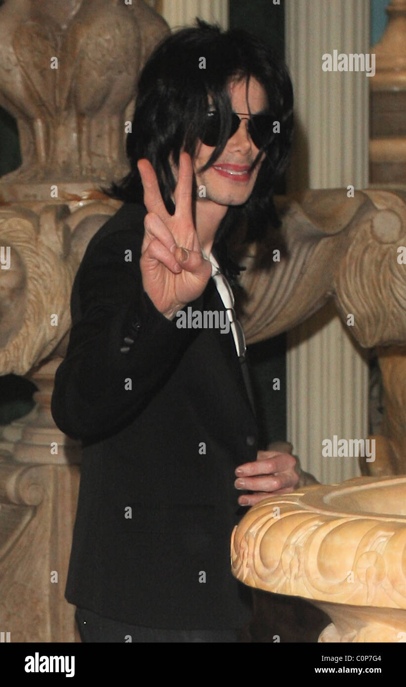 Michael Jackson shopping in Hollywood where he brought an antique model ...