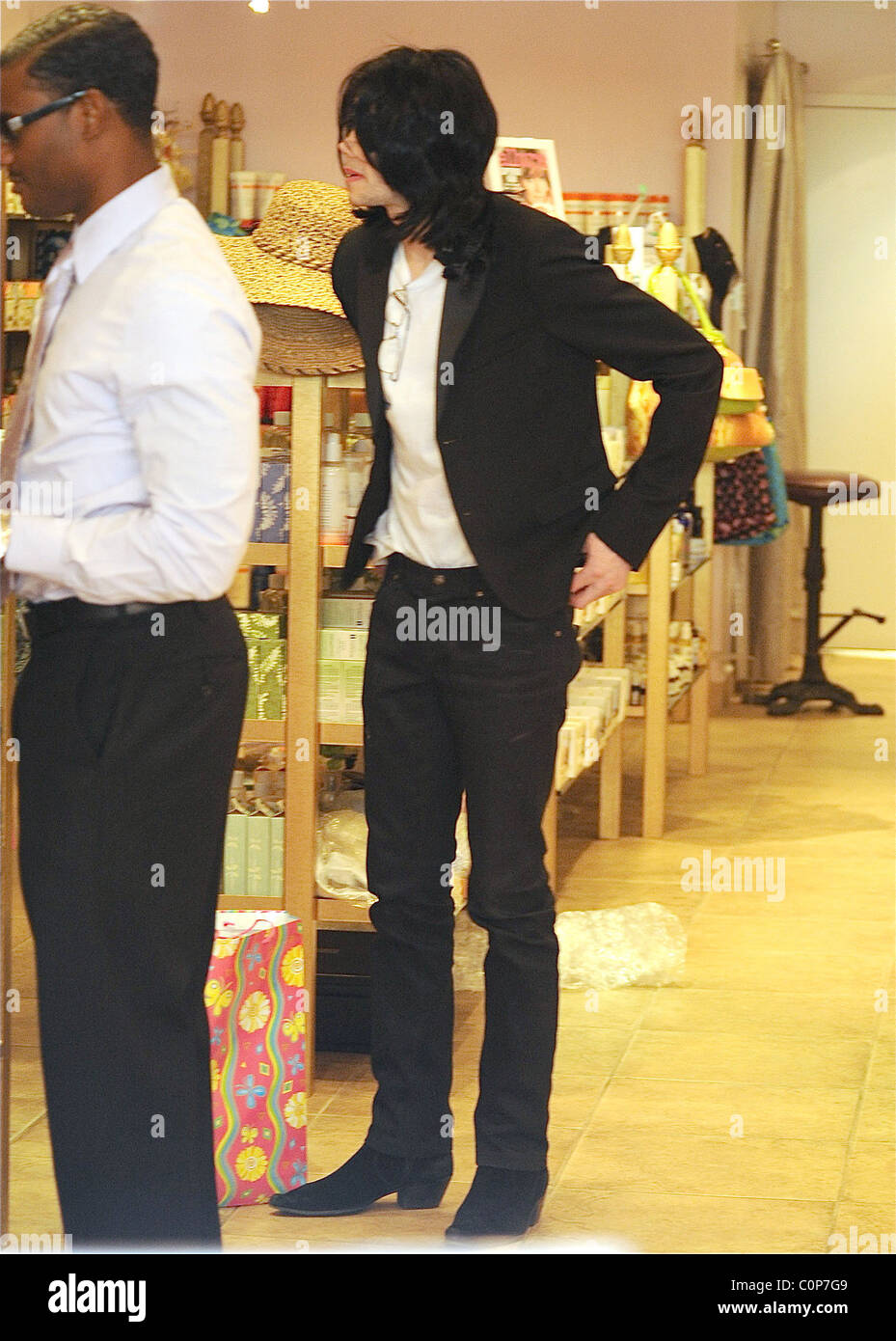Michael Jackson shopping in Hollywood Los Angeles, California 23.10.08 ...