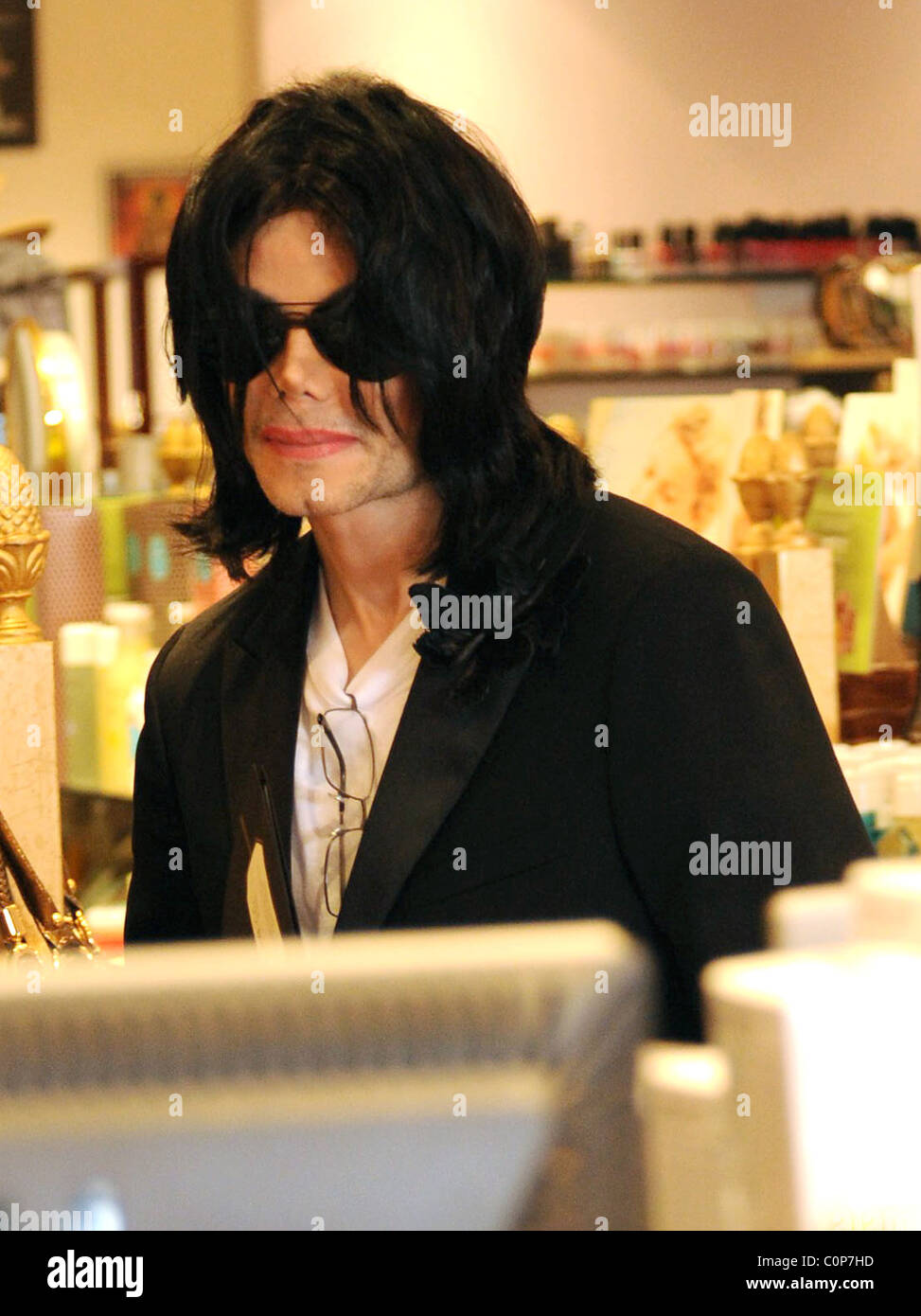 Michael Jackson shopping in Hollywood Los Angeles, California 23.10.08 ...