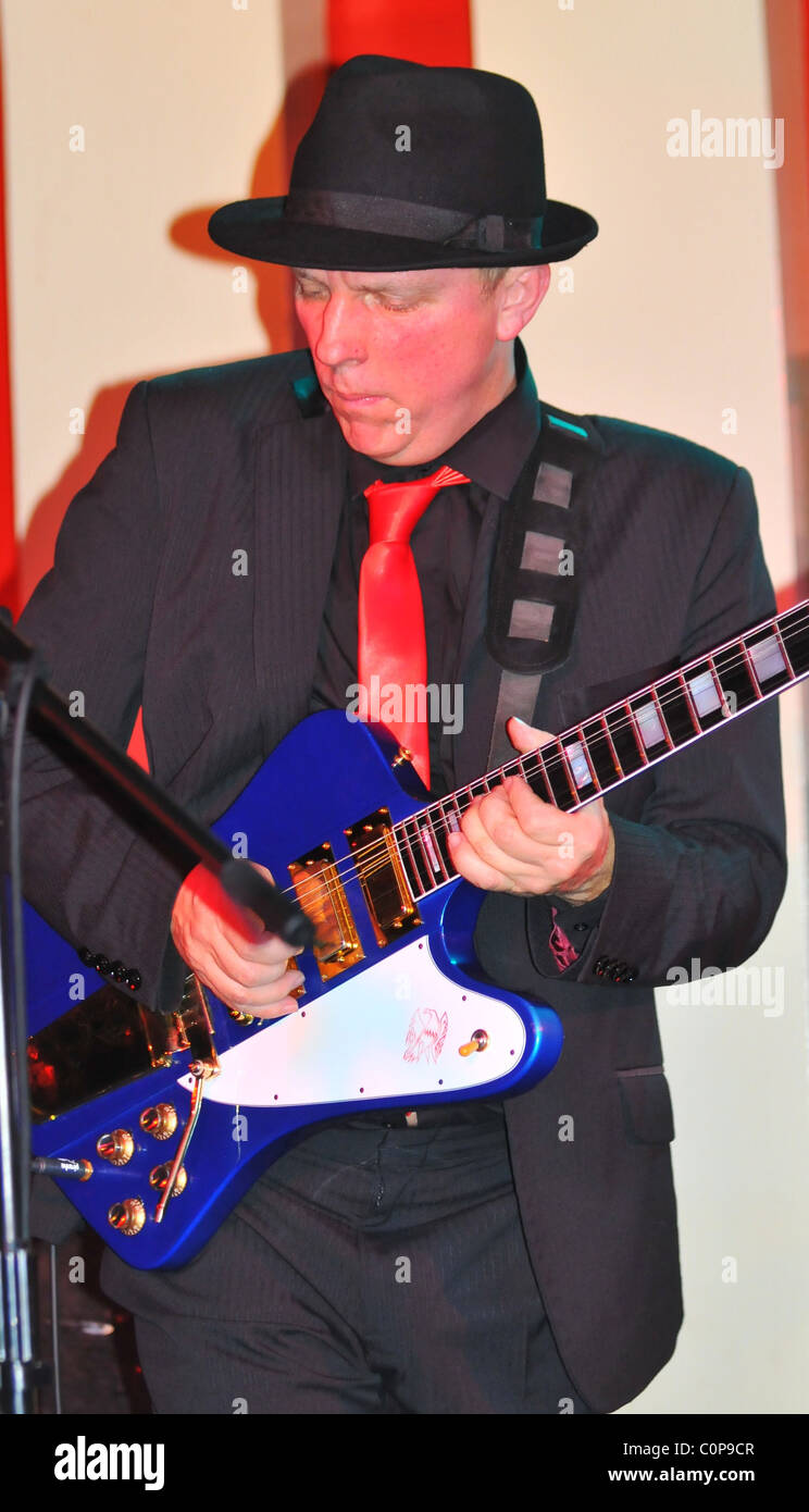 Blues Guitarist Legend Stephen Dale Petit performing live at the 100 ...