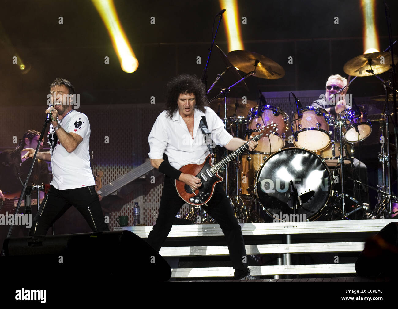 Paul Rodgers, Brian May and Roger Taylor Queen performing live at ...