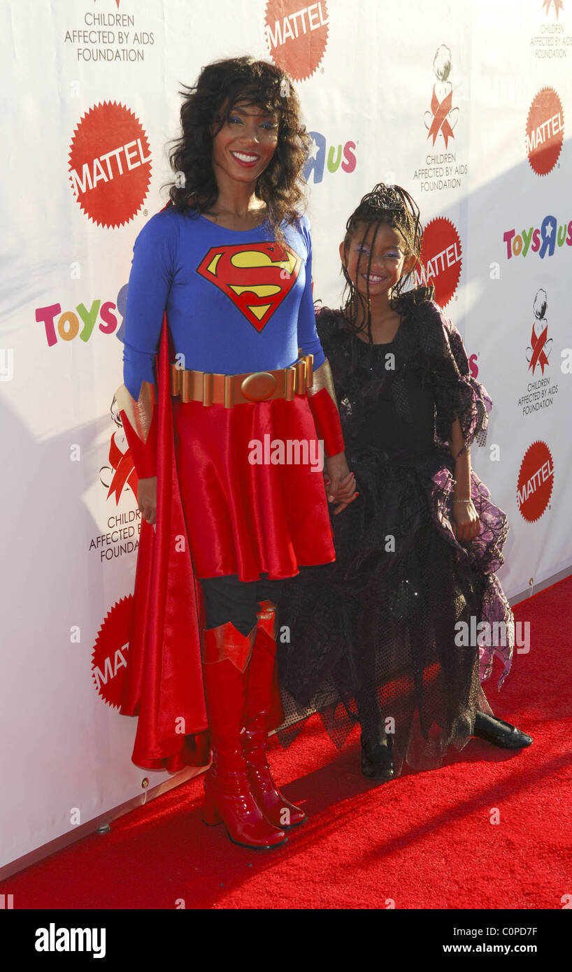 Jada Pinkett Smith and daughter Willow Smith AIDS Foundation's 15th ...
