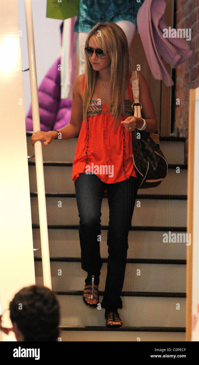 Ashley Tisdale shopping with her mother in Ron Heiman Los Angeles ...