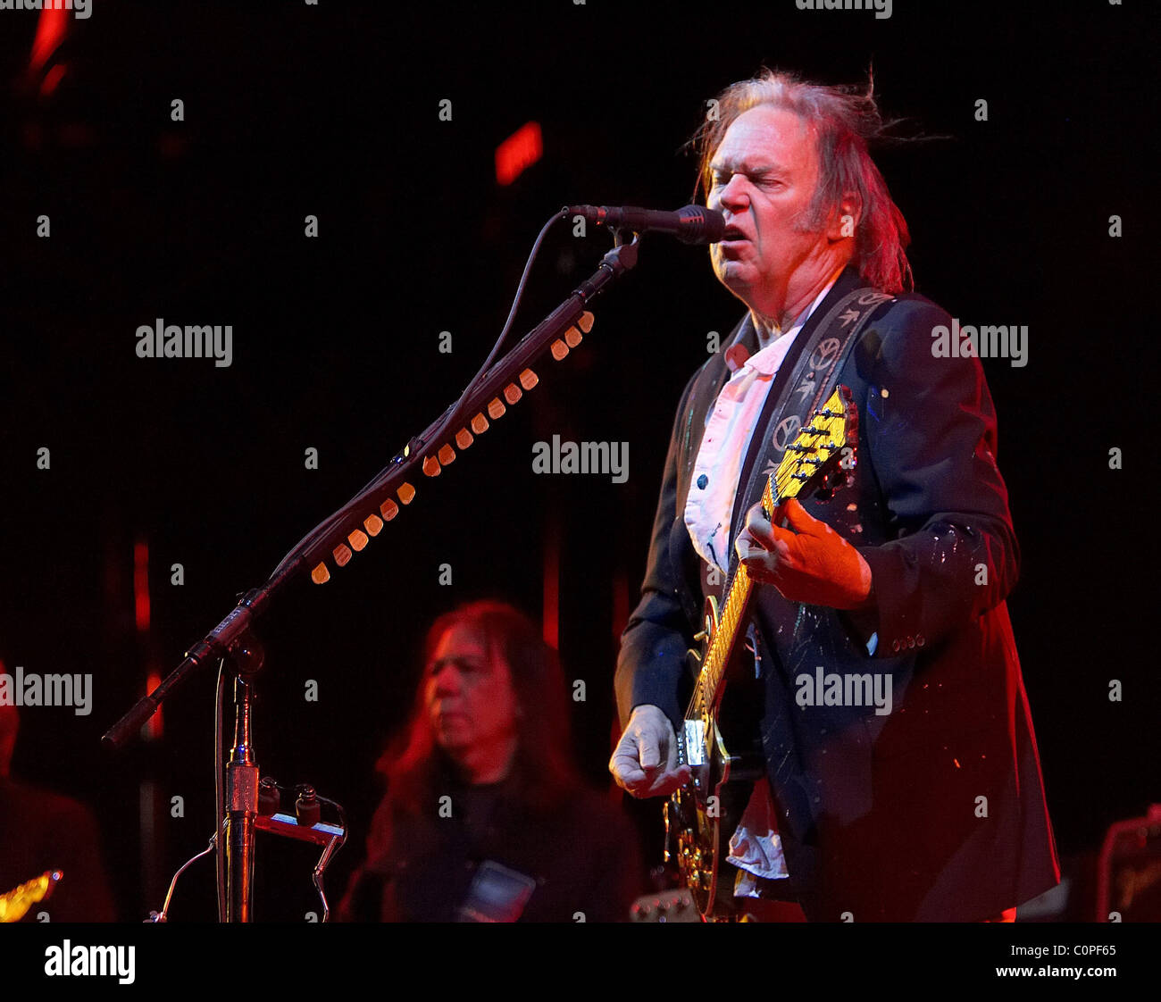 Neil Young Optimus Alive 2008 - Day Two at Passeio Maritimo de Alges ...