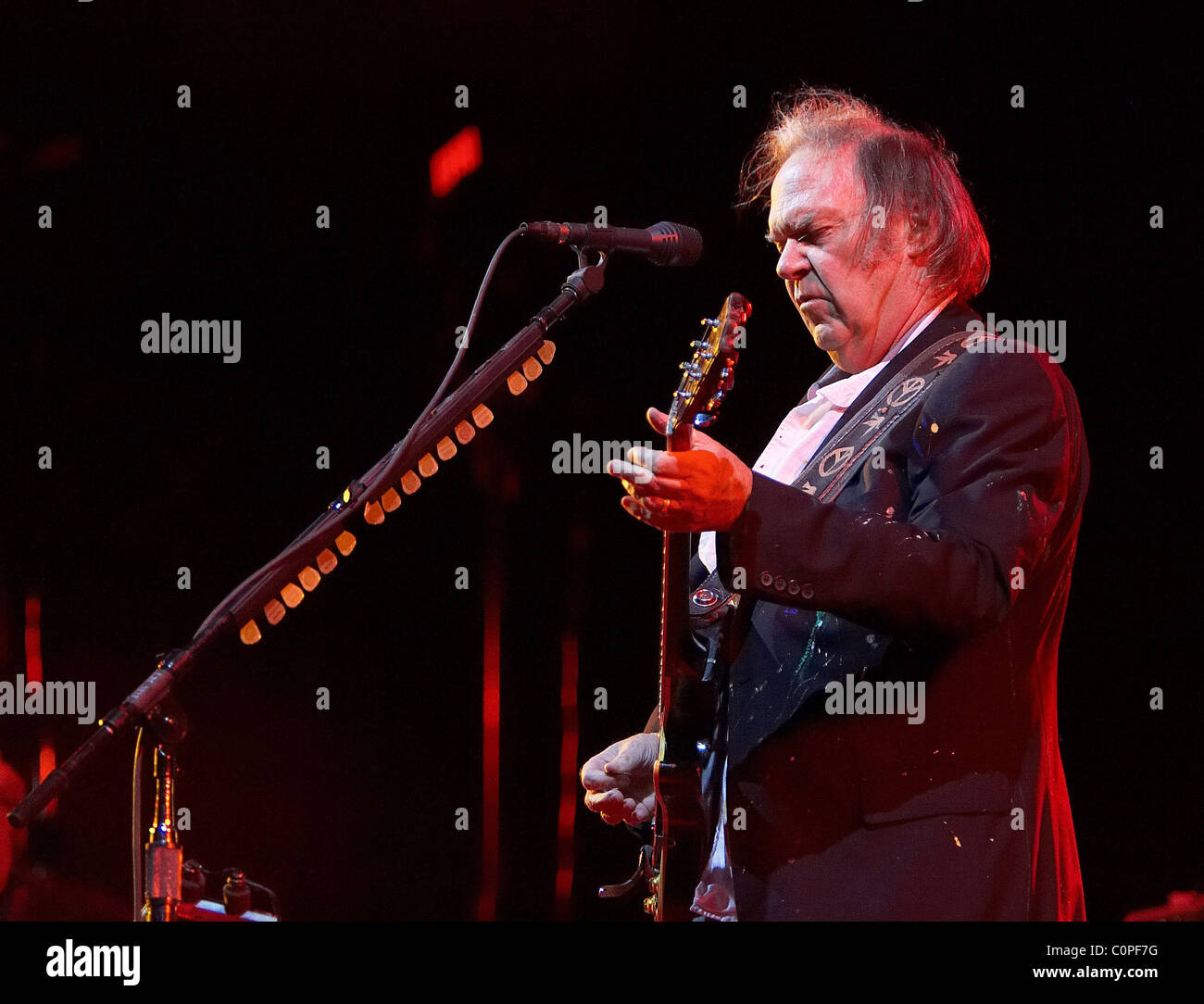 Neil Young Optimus Alive 2008 - Day Two at Passeio Maritimo de Alges ...