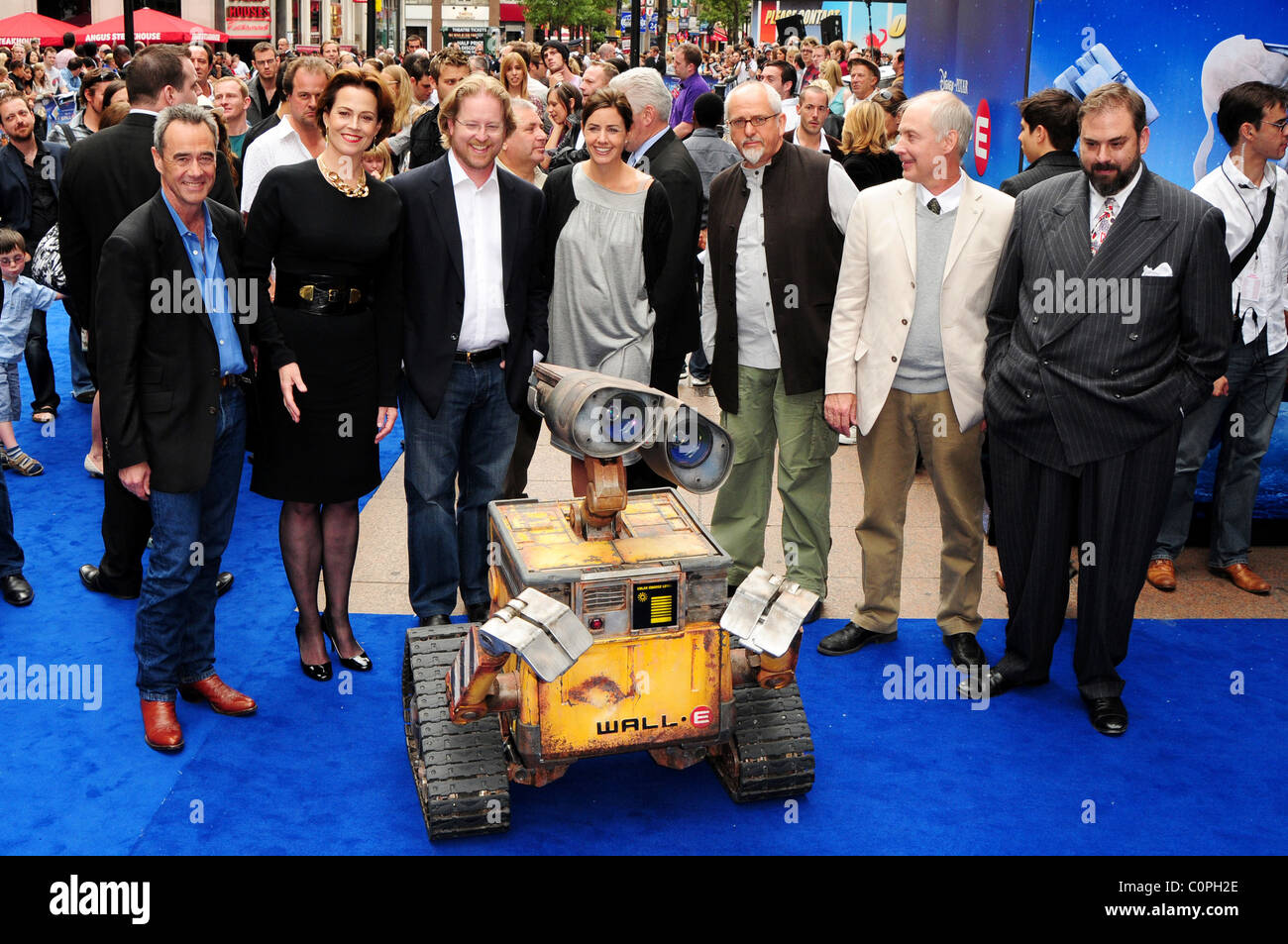 Sigourney weaver peter gabriel wall e hi-res stock photography and ...