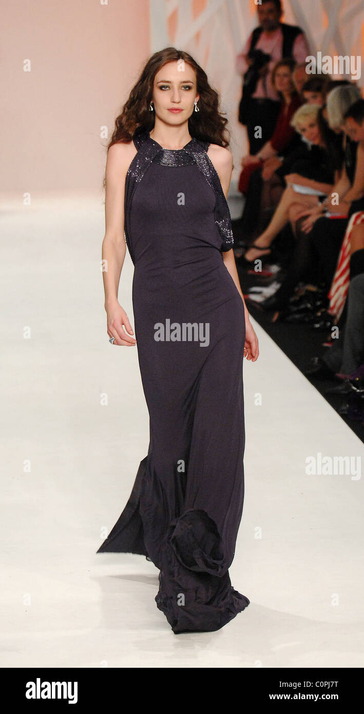 Elizabeth Jagger London Fashion Week - Spring/Summer 2009 - Fashion for ...
