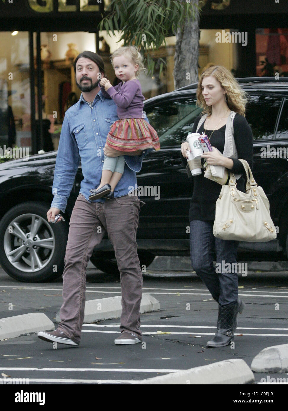 Dave Grohl has a stroll in Bel-Air with daughter Violet Maye Grohl and ... Dave Grohl has a stroll in Bel-Air with daughter Violet Maye Grohl and ...