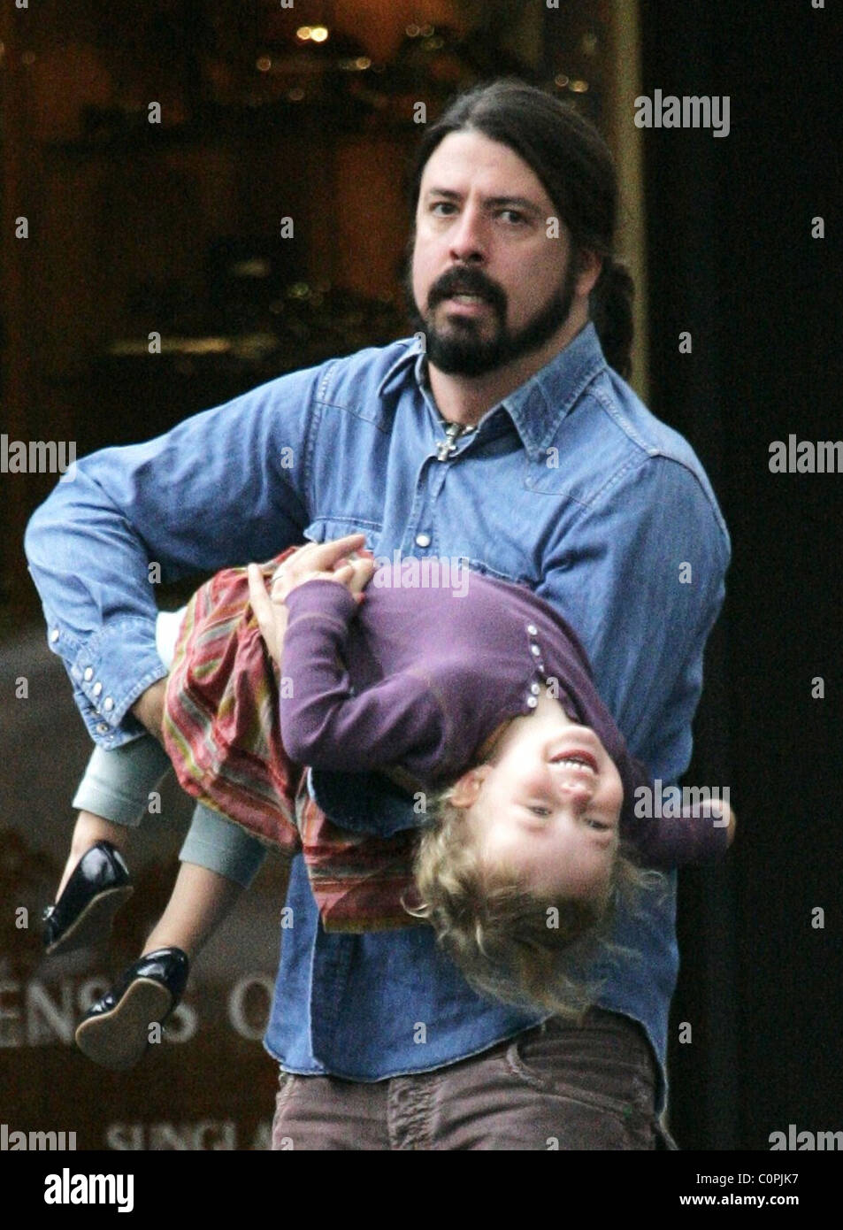 Dave Grohl has a stroll in Bel-Air with his daughter Violet Maye Grohl ... Dave Grohl has a stroll in Bel-Air with his daughter Violet Maye Grohl ...